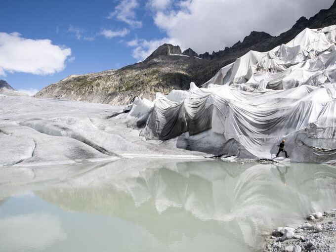 Schweizer Gletscher verlieren im Hitzesommer massiv an Eis