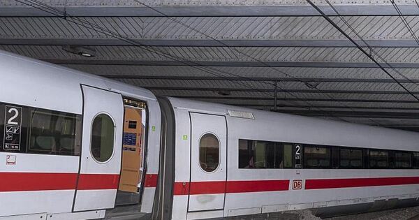 ICE aus Berlin entgleist bei Basel und blockiert Gleise