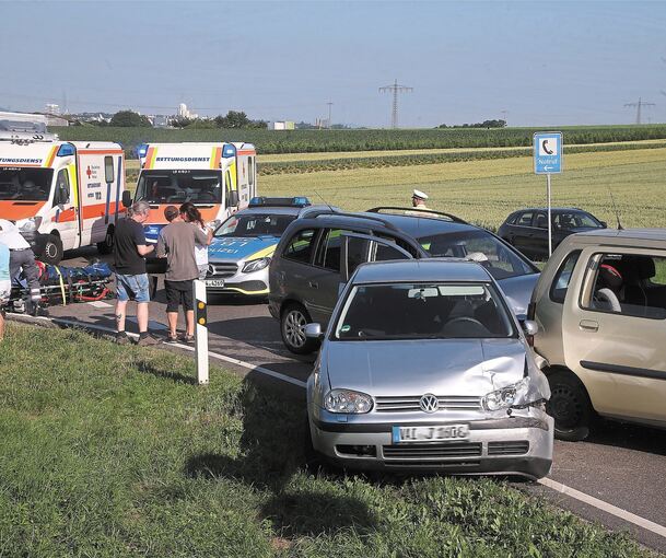 Unfall mit sechs Autos und sieben Verletzten