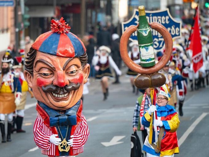 Farbenfroher Start in die Karnevalszeit in Mainz