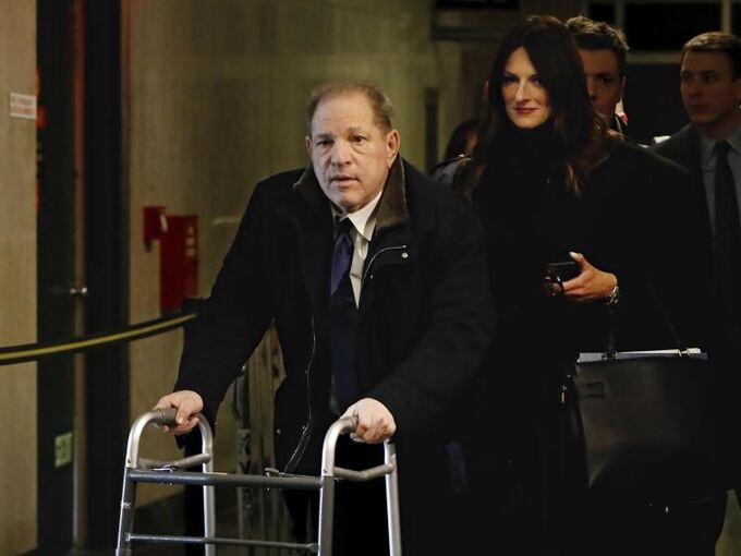 Anklage stellt mutmaßliche Vergewaltigungen Weinsteins dar