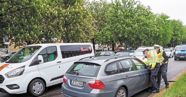 Auf die Gegenfahrbahn geraten