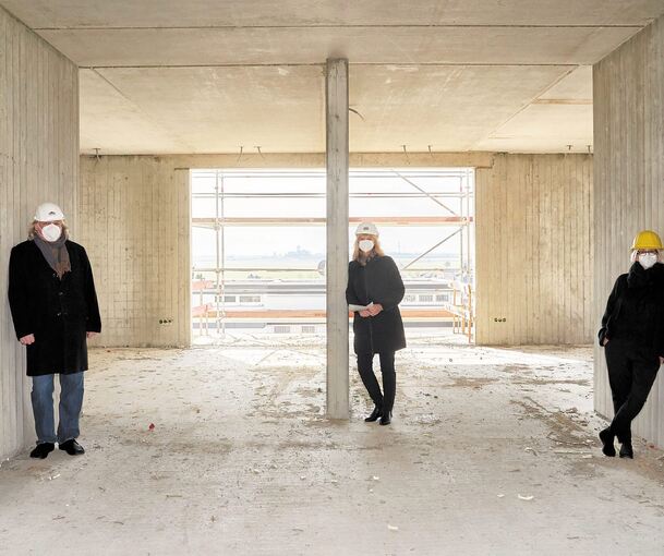 Ein großes Kinderhaus mit Panorama-Ausblick