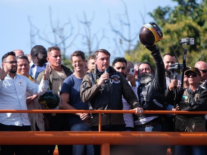 Ohne Maske auf dem Motorrad: Erneut Geldstrafe für Bolsonaro