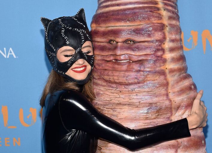 Halloween: Heidi Klum überrascht als Riesenwurm