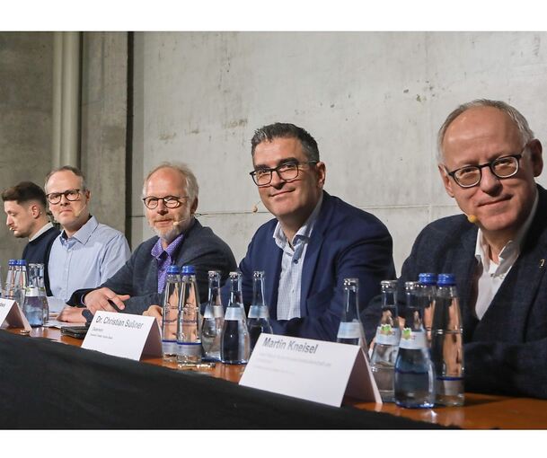 In Großbottwar stellt sich der ganze Saal gegen die Deponiepläne