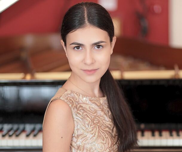 Alexandra Dovgan in der Liederhalle: Souveräner Auftritt eines Jungstars