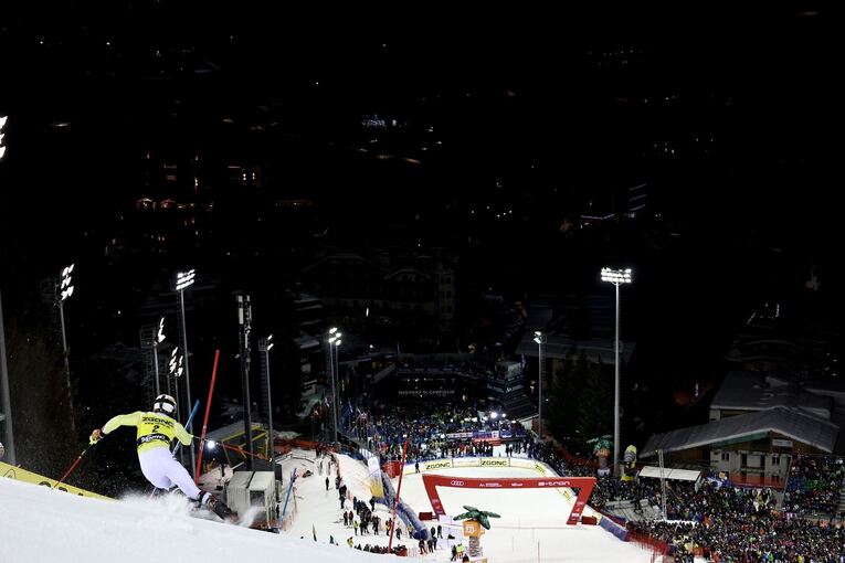 Erster Podestplatz als Papa: Straßer Dritter im Nachtslalom
