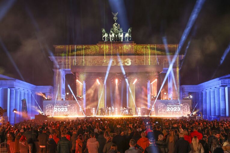 Deutschland begrüßt 2023, Berlin feiert am Brandenburger Tor