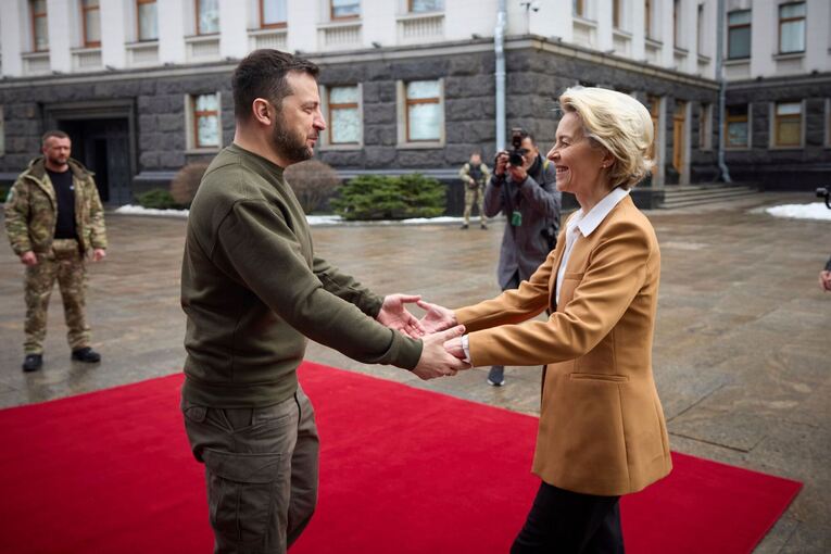 Von der Leyen mit EU-Kommission zu Gesprächen in Kiew