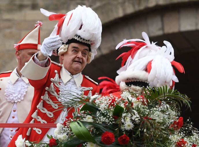 Erster Rosenmontagszug sollte Karneval an die Kette legen