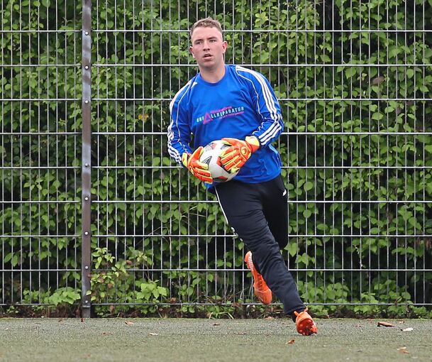 Maik Riesch (TSV Heimerdingen) tippt die lokalen Fußballspiele