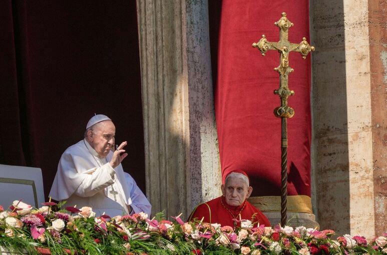 Papst ruft zu Frieden auf und spendet Segen «Urbi et Orbi»