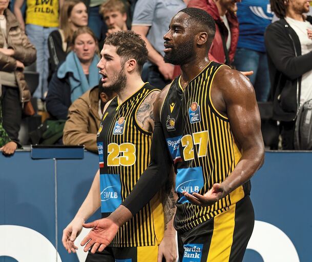 EWE Baskets Oldenburg enteilen den MHP-Riesen in der Basketball-Bundesliga
