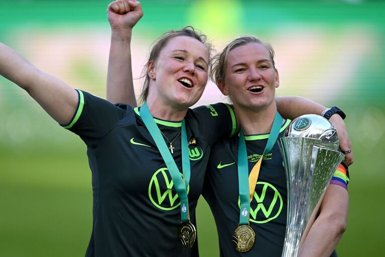 «Wahnsinnige Stimmung»: Wölfinnen feiern zehnten Pokalsieg