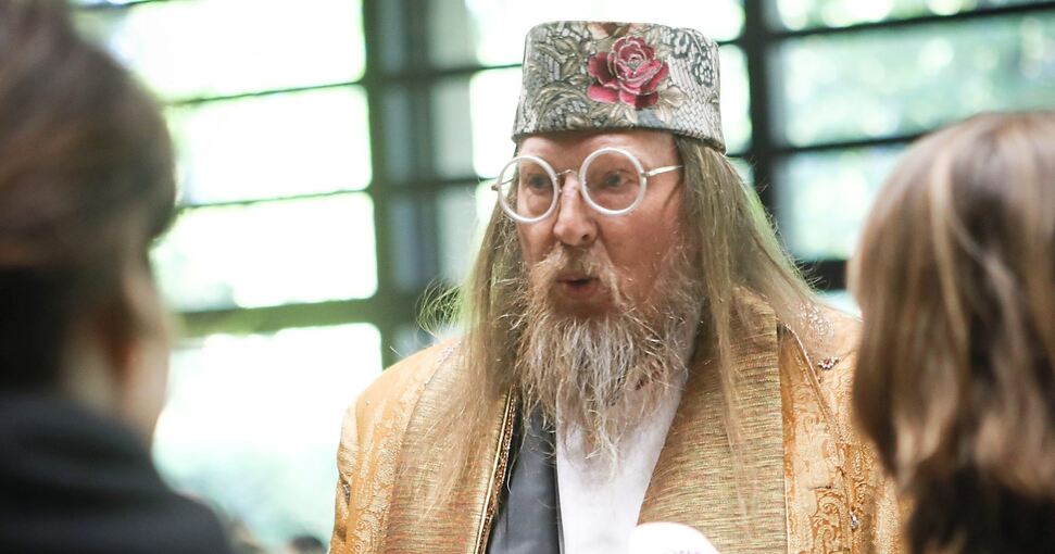 Tiktok-Star Thomas Hornauer mischt Vorstellungsrunde der Kornwestheimer OB-Kandidaten auf