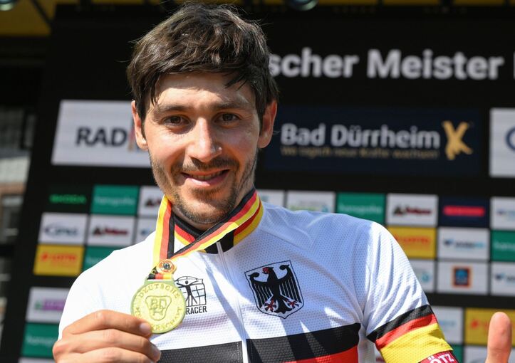 Mit dem Meistertrikot zur Tour: Buchmann glückselig