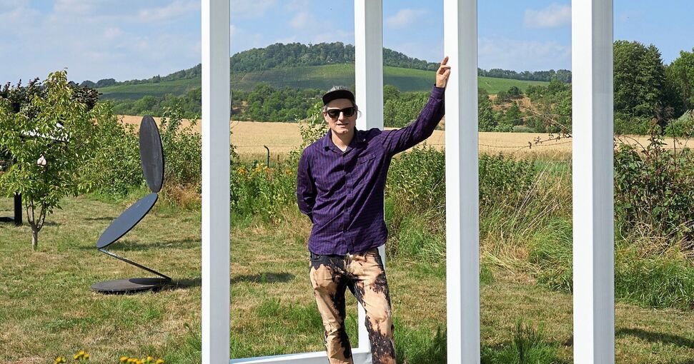 Malen mit der Motorsense: Der Skulpturengarten „Dock“ von Markus Merkle