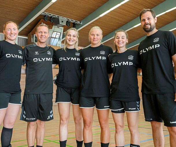 Handball: Jakob Vestergaard startet mit gut gelauntem Team