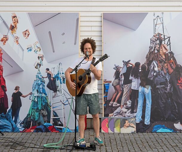 Wo sich der Abgrund türmt: Benjamin Von Wong im Kunstverein