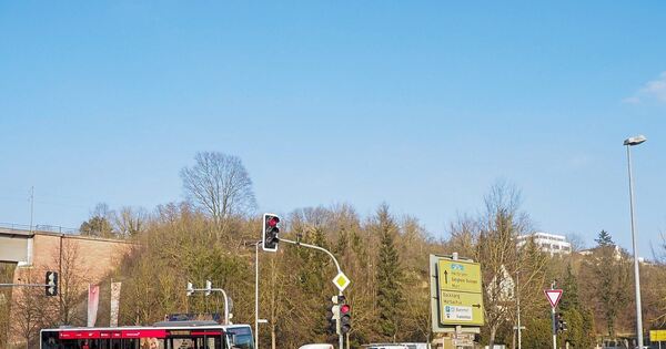 Wie kommt man in Marbach am besten über die Landesstraße 1100?