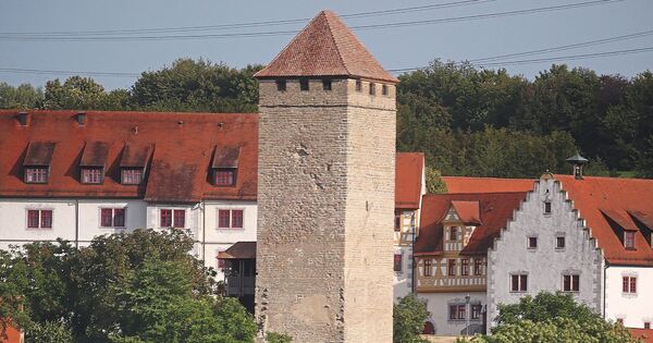 Die Gerüste sind gefallen: Wieder freier Blick auf den wuchtigen ...
