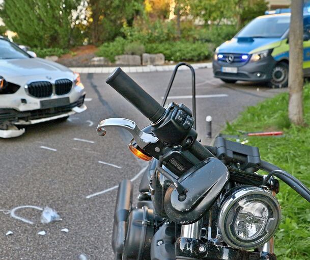 Harley-Davidson-Fahrer bei Unfall schwer verletzt