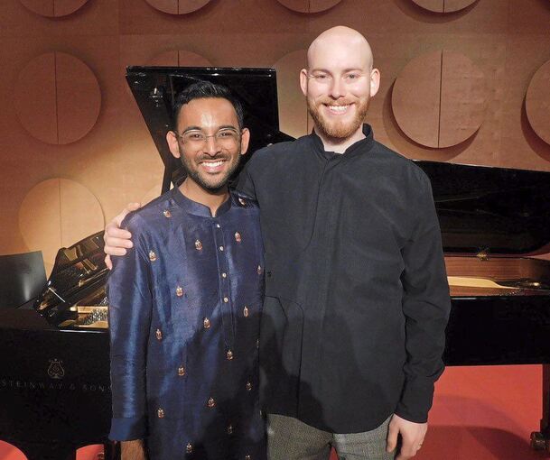 Theodore Platt und Keval Shah im Hospitalhof: Von der Idylle zu Gewalt ...