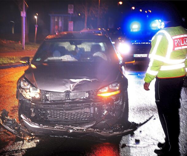 Hoher Blechschaden bei Unfall auf der Kreuzung in Gemmrigheim