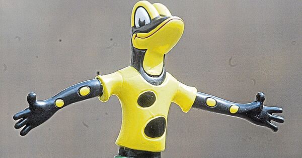 Lebensgroße Figur: Lurchi soll vom Ufer des Salamandersees in ...