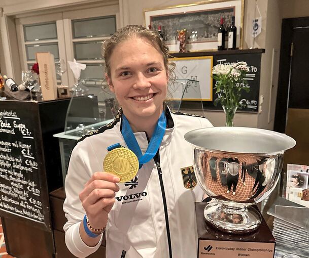 Ines Wanner: Gold bei Hallenhockey-EM nach Gänsehaut-Sieg