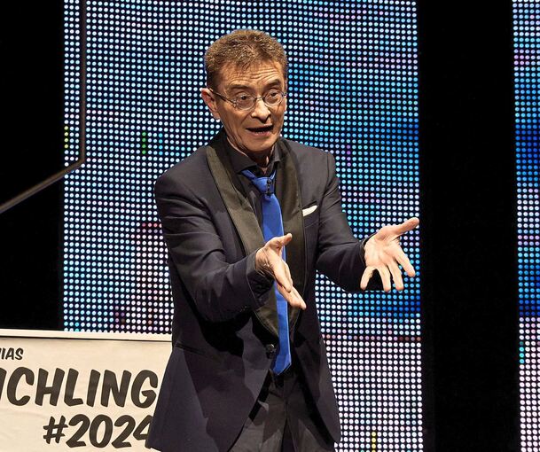 Kabarettist Mathias Richling zeigt Rollenwechsel im Schnelldurchlauf