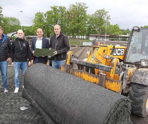 Das Kunstrasenspielfeld in Löchgau wird saniert