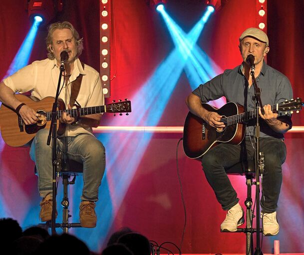 Das Duo Graceland sorgt für echte Gänsehautstimmung im Burgplatzkeller ...