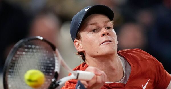 Sinner folgt Alcaraz ins Viertelfinale der French Open