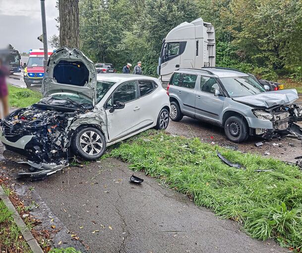 Schwerer Unfall in Ludwigsburg: Zwei Verletzte auf Friedrichstraße