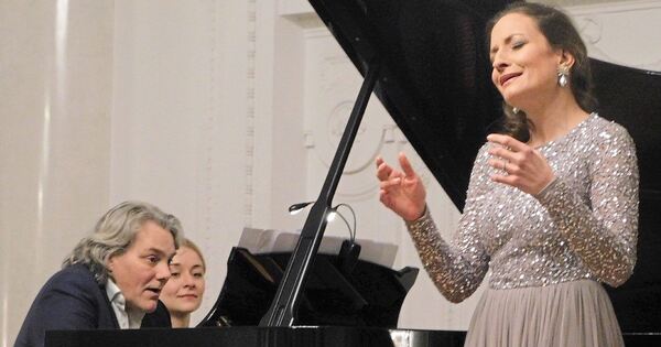 Sopranistin Christiane Karg präsentiert Weihnachten in Kunstliedern