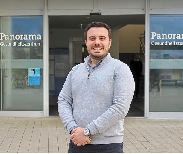 Harout Sousan aus Syrien ist der neue Hausarzt im Panorama ...