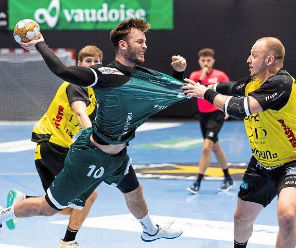 Ludwigsburger Jonathan Buck steht mit Wacker Thun im Schweizer Handball ...