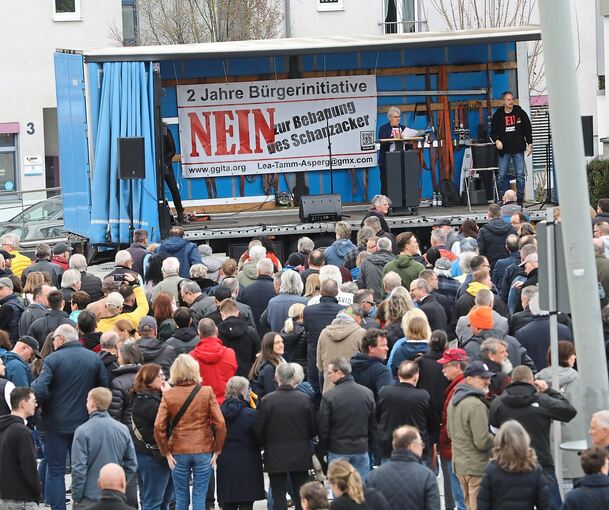 Demonstration in Tamm: Vor allem die Älteren protestieren gegen die Lea