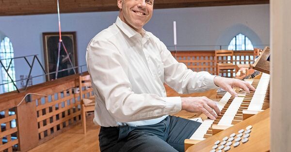 Organist Gregor Simon brilliert beim Konzert in Besigheim