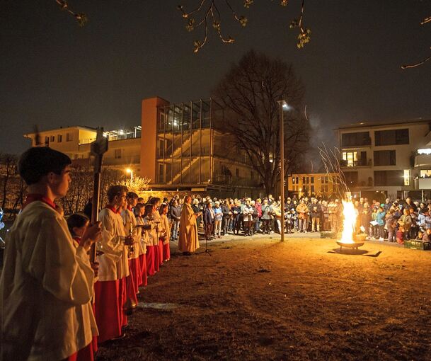 Osterfeuer in der Kritik: Deshalb ist der Ludwigsburger Pfarrer Heinz ...