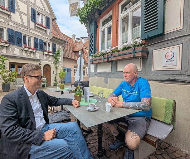 Zu Gast in Besigheim: Oliver Trelenberg radelt für den guten Zweck