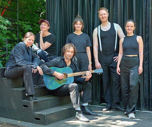 „Lang schwebe der König!“: Der Theatersommer probt „Hamlet“